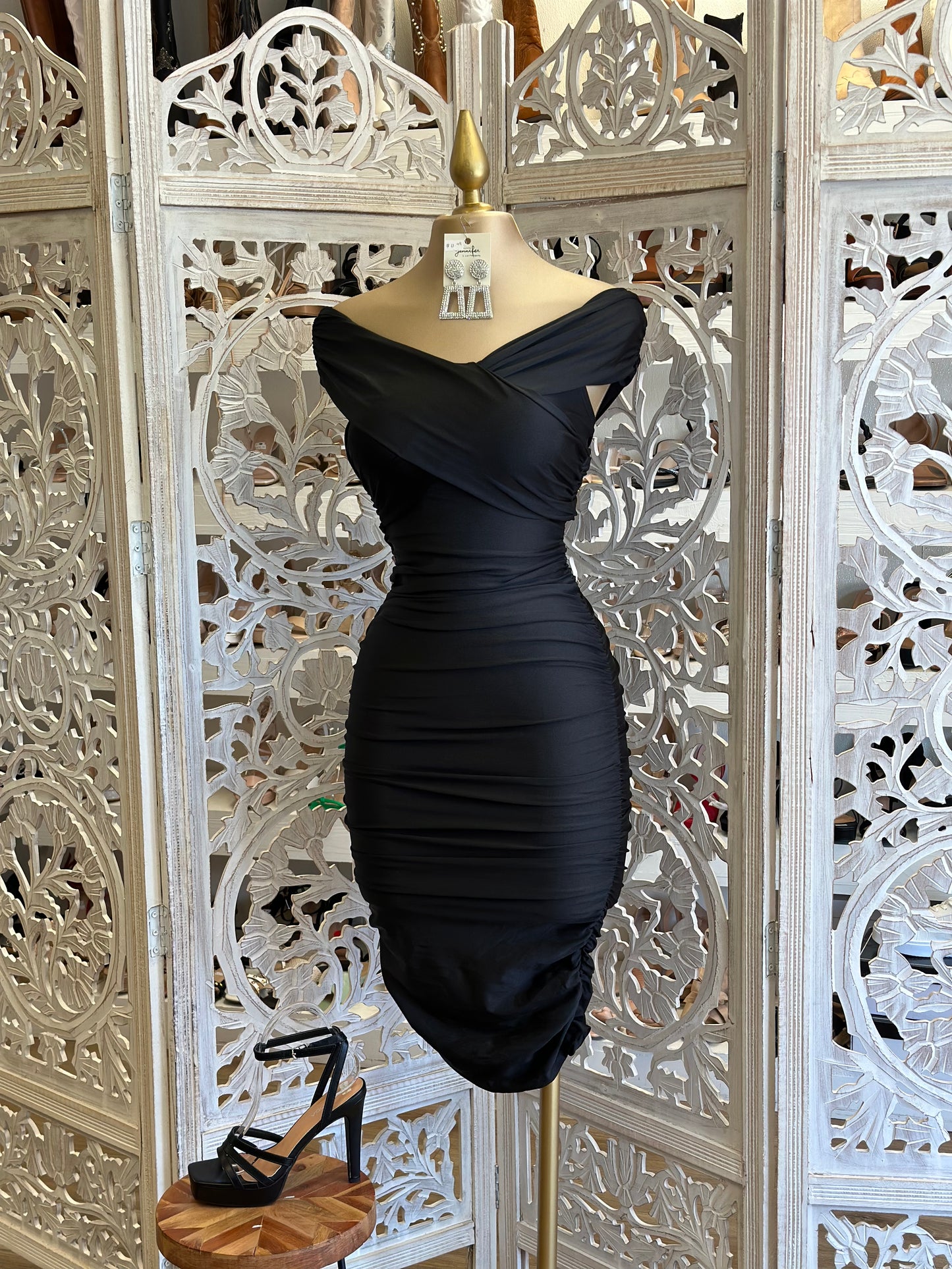 Black Wrapped Scrunched Dress – shop.laboutiquee